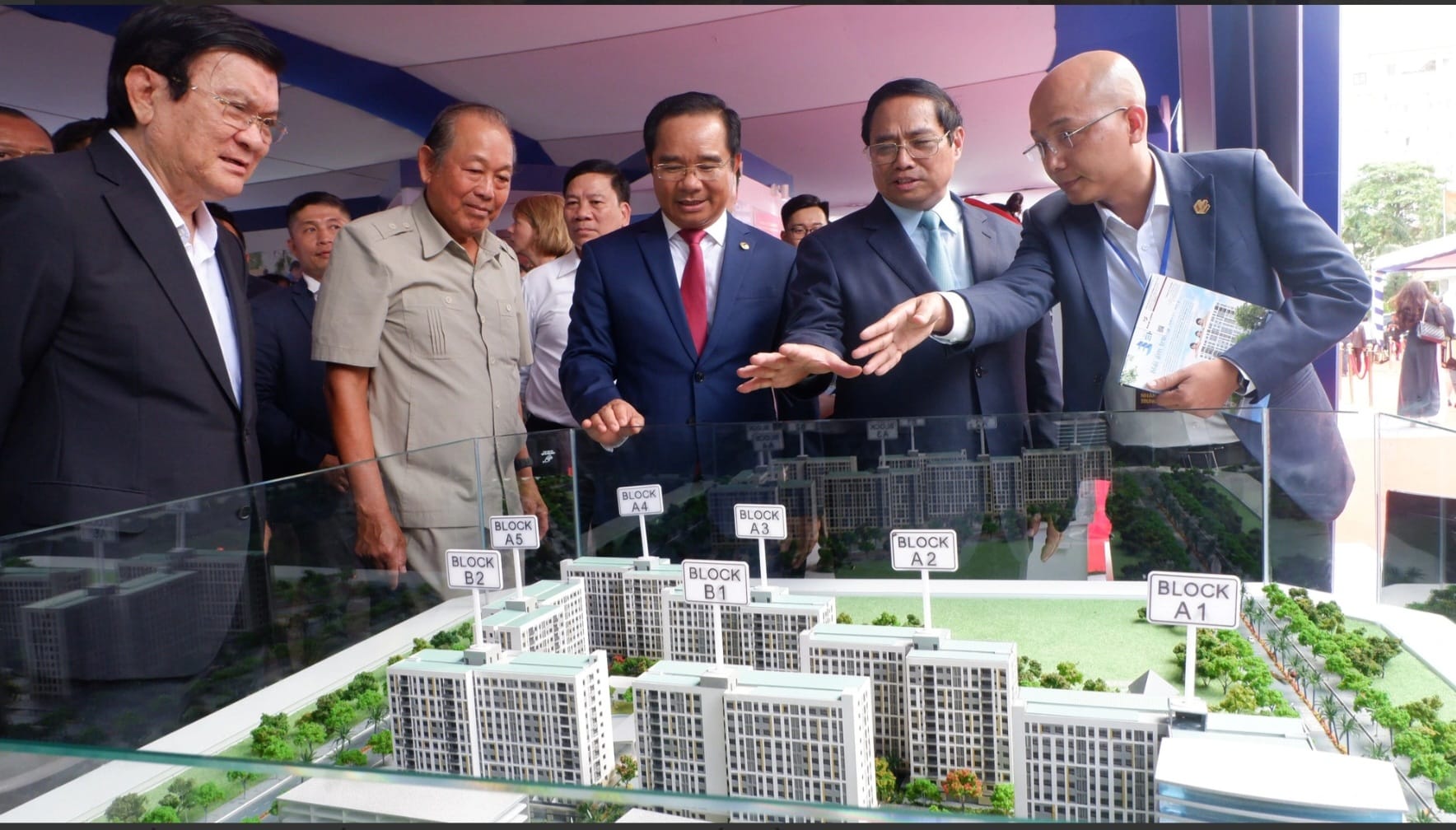 Đoàn đại biểu cấp cao nhà nước quan tâm nhà ở "vừa túi tiền" EHome ...